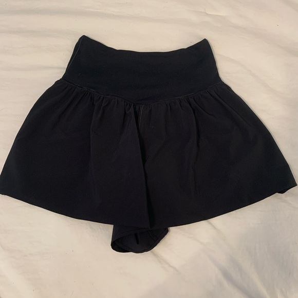 aerie | Shorts | Aerie Real Me Crossover Flowy Shorts In Black Size Xs ...